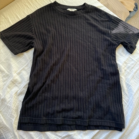 H&M | Tops | Hm Black Oversized Pleated Tee | Poshmark